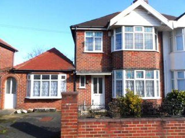 3 Bedrooms Semi detached house for sale in Lunedale Avenue, Blackpool FY1