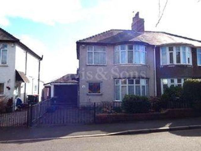 3 Bedrooms Semi detached house for sale in Lyndhurst Avenue, Newport, Gwent. NP20