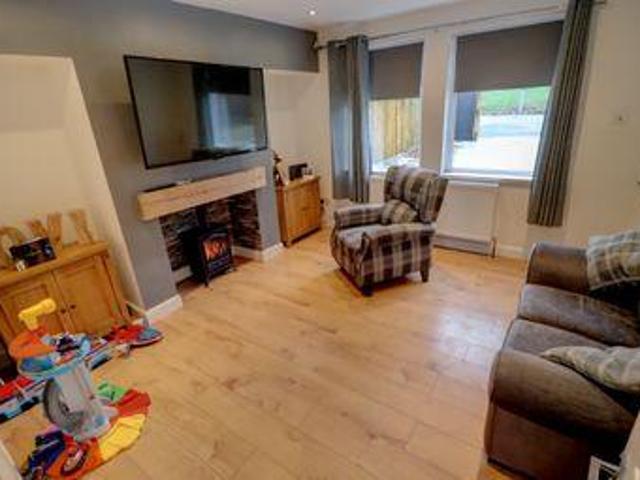 3 Bedrooms Semi detached house for sale in Lynfield Drive, Bradford BD9