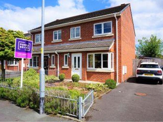 3 Bedrooms Semi detached house for sale in Lysander Drive, Warrington WA2
