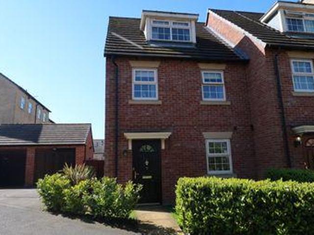 3 Bedrooms Semi detached house for sale in Mobray Drive, Woolley Grange, Barnsley S75