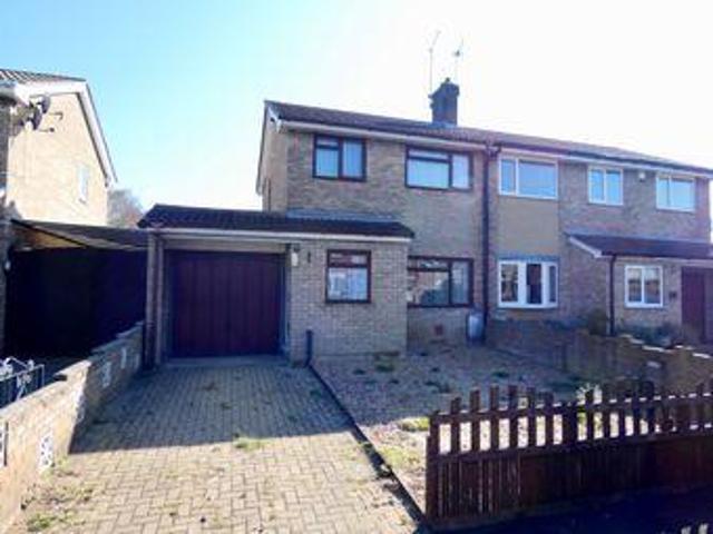 3 Bedrooms Semi detached house for sale in Moira Close, Stainforth, Doncaster DN7