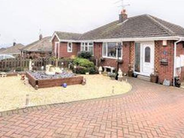 3 Bedrooms Semi detached house for sale in Monks Way, Barnsley S71
