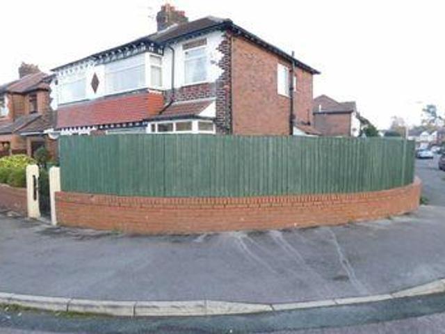 3 Bedrooms Semi detached house for sale in Montagu Road, Offerton, Stockport SK2