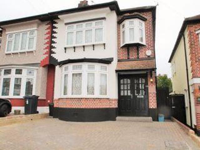 3 Bedrooms Semi detached house for sale in Montfort Gardens, Ilford IG6