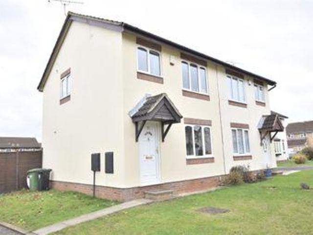 3 Bedrooms Semi detached house for sale in Moor Croft Drive, Longwell Green BS30