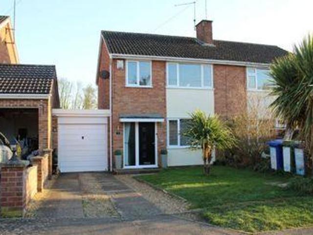 3 Bedrooms Semi detached house for sale in Moores Close, Bugbrooke, Northampton NN7