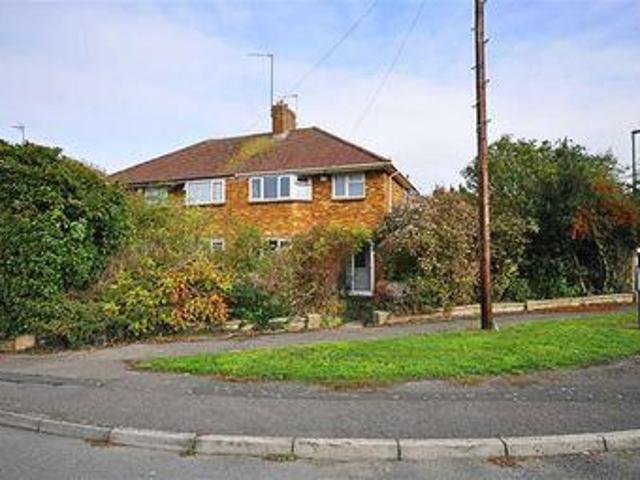 3 Bedrooms Semi detached house for sale in Moselle Drive, Churchdown, Gloucester GL3