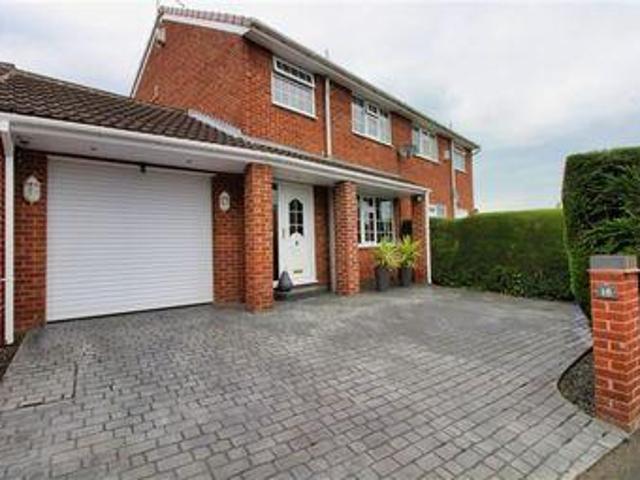 3 Bedrooms Semi detached house for sale in Mauncer Drive, Woodhouse, Sheffield S13