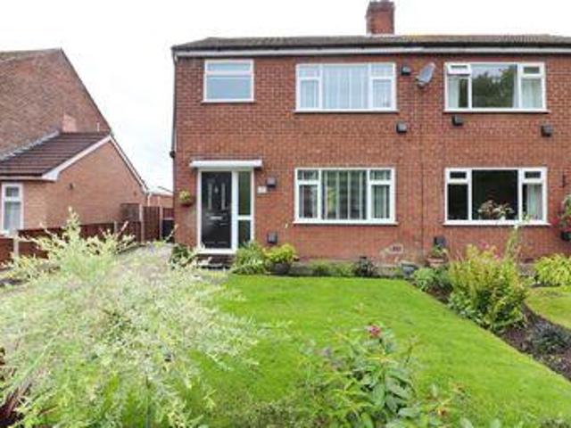 3 Bedrooms Semi detached house for sale in Mayhill Drive, Roe Green, Worsley M28