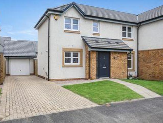 3 Bedrooms Semi detached house for sale in Macduff Road, Dunfermline KY11