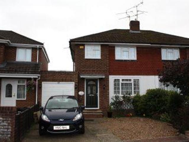3 Bedrooms Semi detached house for sale in Malone Road, Woodley, Reading, Berkshire RG5