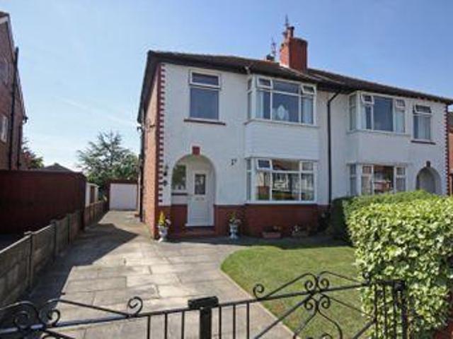 3 Bedrooms Semi detached house for sale in Mallee Crescent, Churchtown, Southport PR9