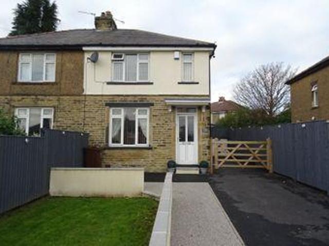 3 Bedrooms Semi detached house for sale in Mandale Road, Bradford, West Yorkshire BD6