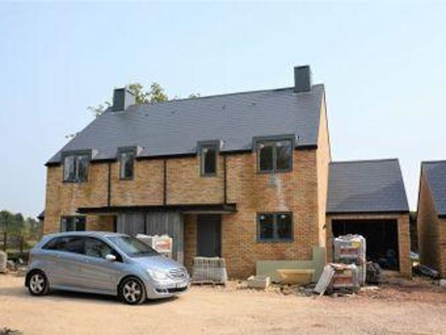 3 Bedrooms Semi detached house for sale in Manor Close, Chilton, Didcot OX11