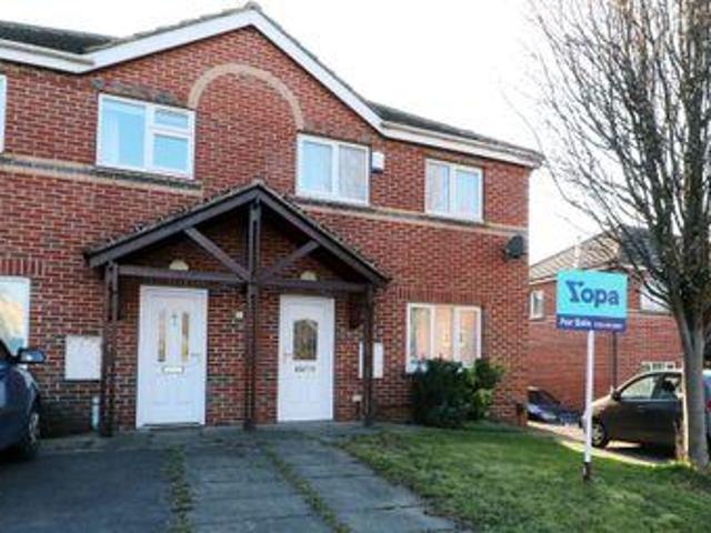 3 Bedrooms Semi detached house for sale in Manor Oaks Gardens, Sheffield S2