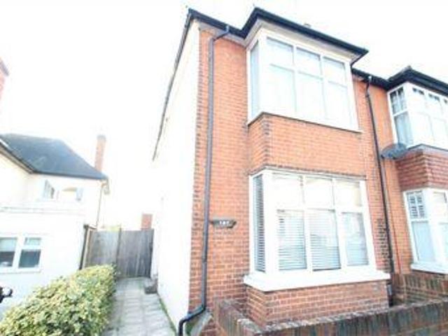 3 Bedrooms Semi detached house for sale in Manor Road, Guildford, Surrey GU2