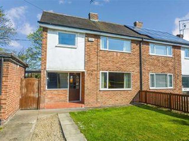 3 Bedrooms Semi detached house for sale in Manor Way, Anlaby, Hull HU10