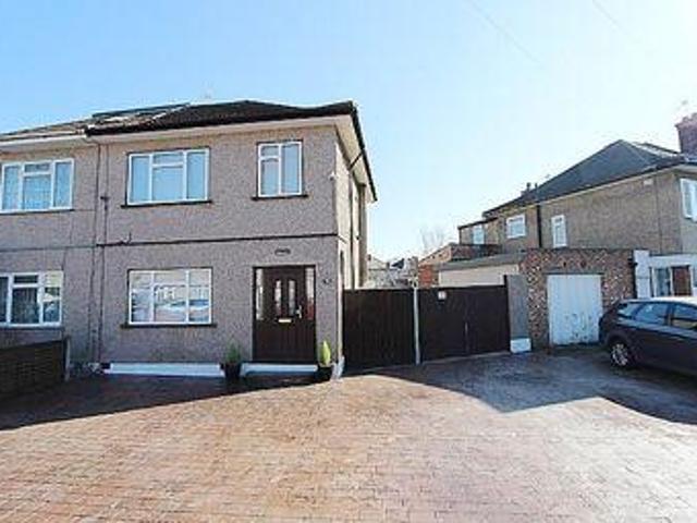 3 Bedrooms Semi detached house for sale in Mansfield Drive, Hayes, Middelsex UB4