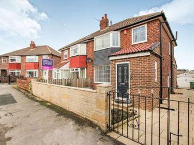 3 Bedrooms Semi detached house for sale in Manston Avenue, Crossgates LS15