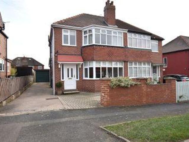 3 Bedrooms Semi detached house for sale in Manston Crescent, Leeds, West Yorkshire LS15