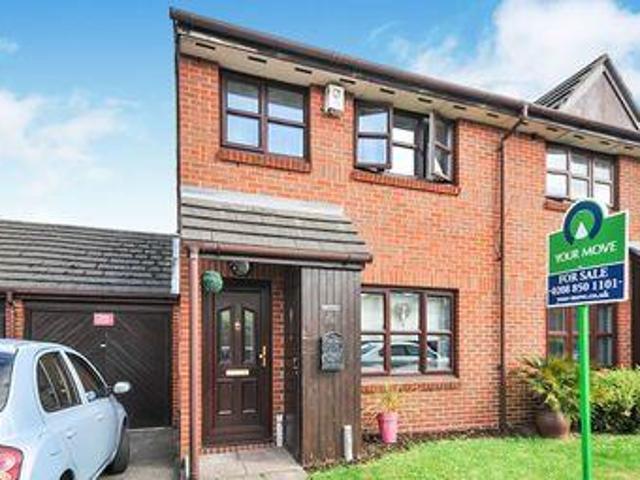 3 Bedrooms Semi detached house for sale in Margaret Gardner Drive, London SE9
