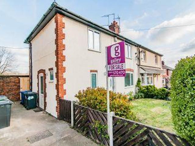 3 Bedrooms Semi detached house for sale in Markham Road, Edlington, Doncaster DN12