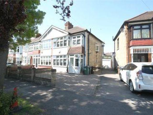 3 Bedrooms Semi detached house for sale in Marmion Avenue, London E4