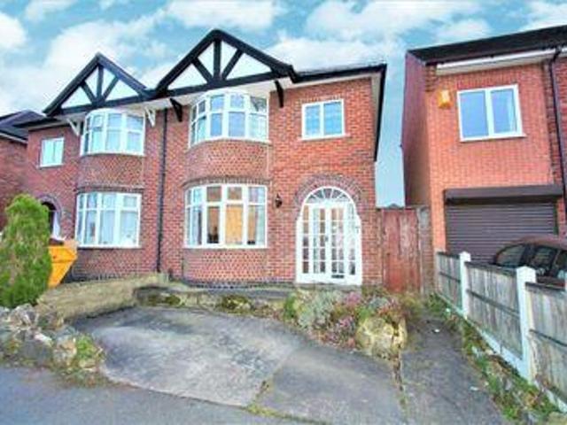 3 Bedrooms Semi detached house for sale in Marshall Drive, Bramcote, Nottingham NG9