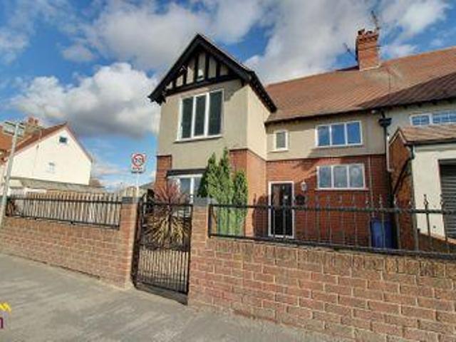 3 Bedrooms Semi detached house for sale in Marshland Road, Moorends DN8