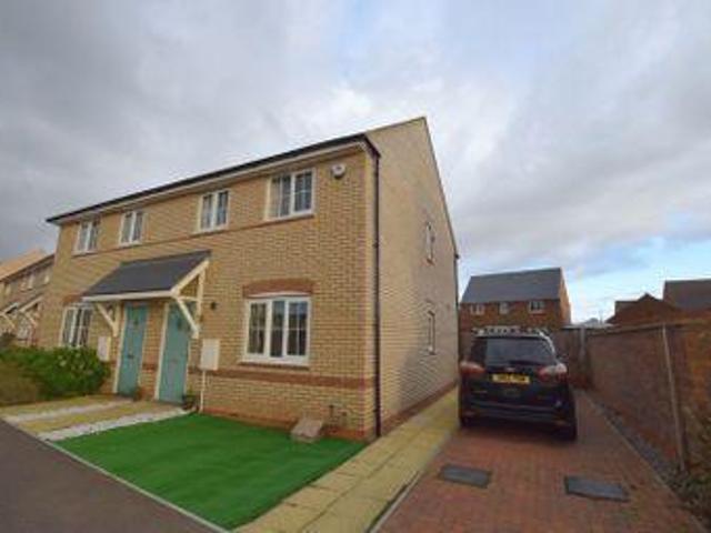 3 Bedrooms Semi detached house for sale in Mary Rose, Brooklands, Milton Keynes MK10