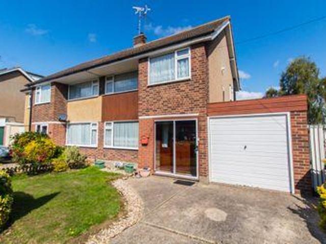 3 Bedrooms Semi detached house for sale in Marylands Avenue, Hockley SS5