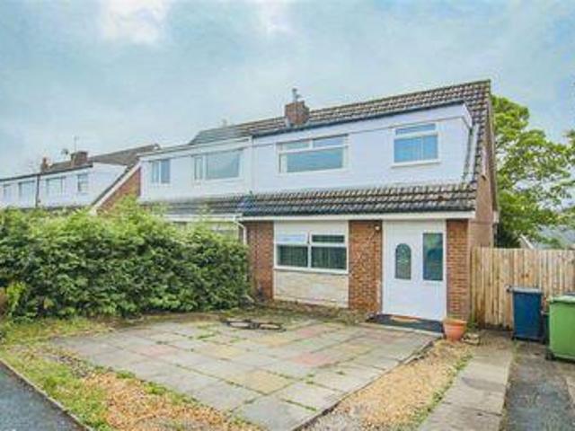3 Bedrooms Semi detached house for sale in Meadow Close, Burnley, Lancashire BB10