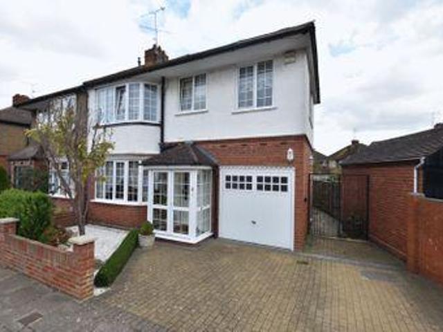 3 Bedrooms Semi detached house for sale in Meadow Road, Luton LU3