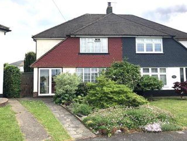 3 Bedrooms Semi detached house for sale in Meadow Walk, Wilmington, Dartford DA2