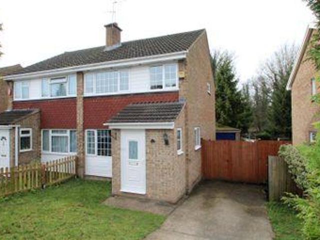 3 Bedrooms Semi detached house for sale in Meavy Close, High Wycombe HP13