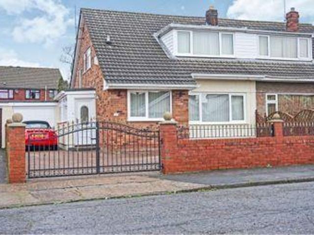 3 Bedrooms Semi detached house for sale in Mendip Close, Fforest Fach SA5