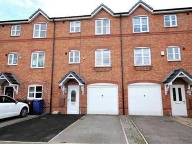 3 Bedrooms Semi detached house for sale in Merchant Croft, Barnsley S71