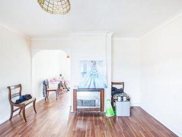 3 Bedrooms Semi detached house for sale in Merchants Way, Canterbury, Kent, U.K CT2