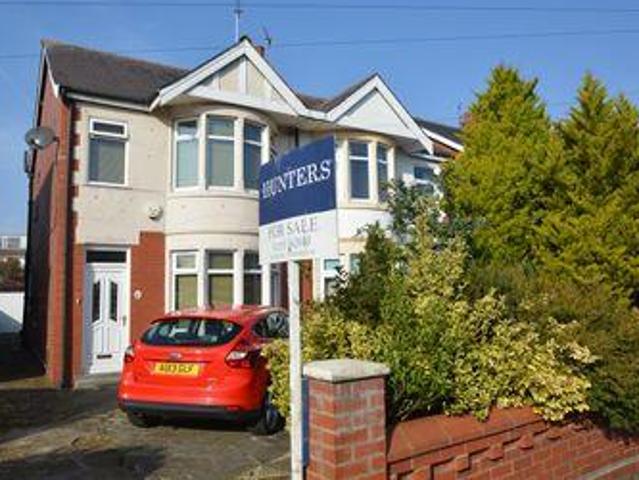 3 Bedrooms Semi detached house for sale in Mereland Road, Stanley Park, Blackpool FY3