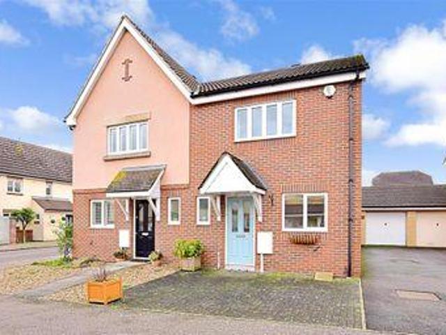 3 Bedrooms Semi detached house for sale in Mermaid Close, Gravesend, Kent DA11
