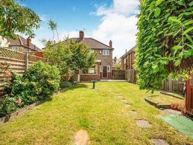 3 Bedrooms Semi detached house for sale in Merriman Road, London SE3