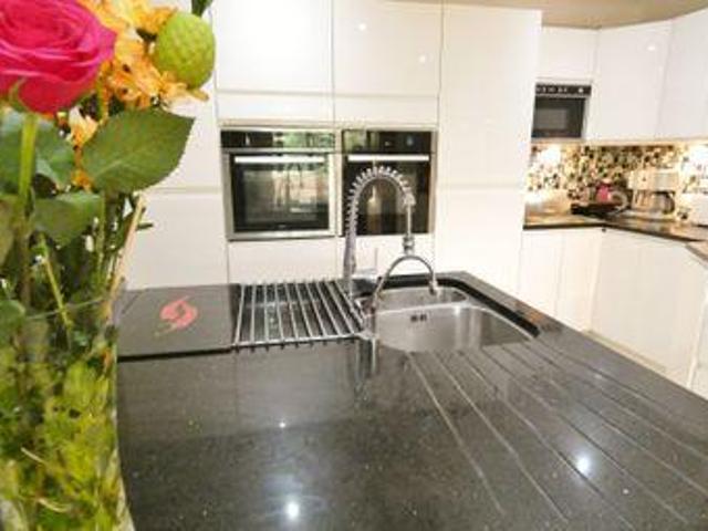 3 Bedrooms Semi detached house for sale in Mill Road, Thingwall, Wirral CH61