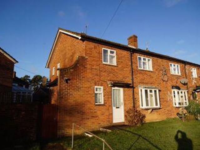 3 Bedrooms Semi detached house for sale in Misbourne Drive, Great Missenden HP16
