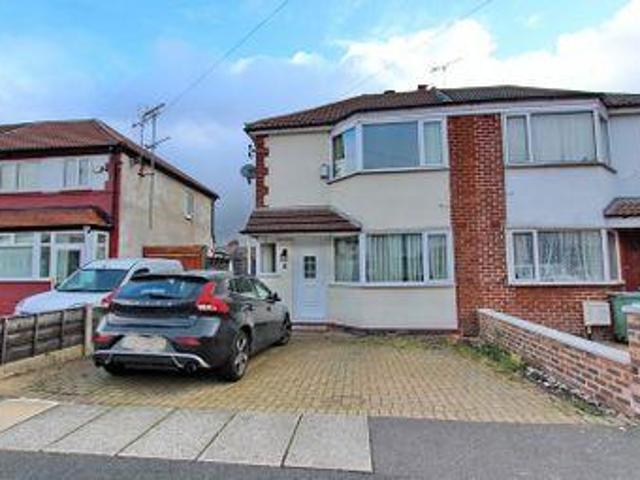 3 Bedrooms Semi detached house for sale in Noreen Avenue, Prestwich, Manchester M25