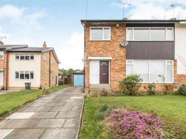3 Bedrooms Semi detached house for sale in North Grove Drive, Leeds LS8