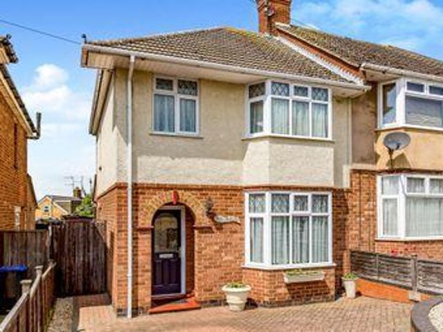 3 Bedrooms Semi detached house for sale in North Western Avenue, Kingsthorpe, Northampton NN2