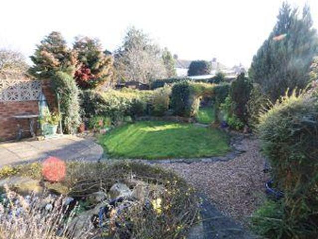 3 Bedrooms Semi detached house for sale in New House Lane, Gravesend DA11