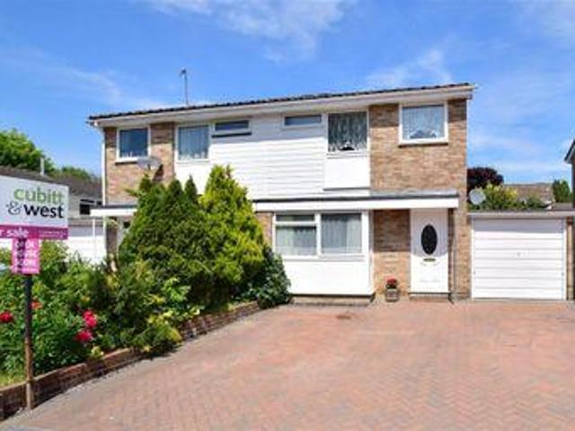 3 Bedrooms Semi detached house for sale in New Place Road, Pulborough, West Sussex RH20