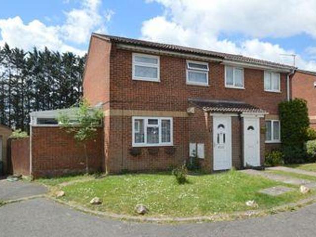 3 Bedrooms Semi detached house for sale in Neale Close, High Wycombe HP12